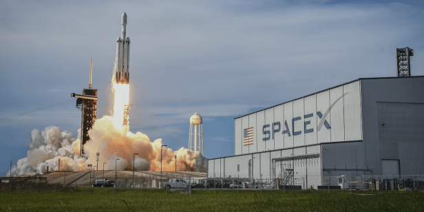 SpaceX Agrees to Buy Wireless Airwaves in $17 Billion Deal, EchoStar ...